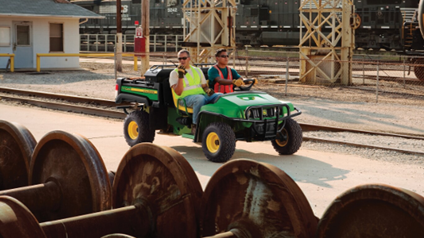 Gator™ Traditional Utility Vehicles | Gator UVs | John Deere Australia